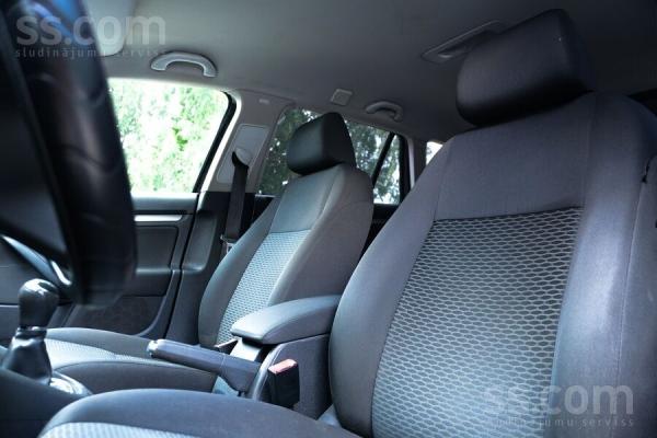 Melns Volkswagen Golf 2012 Rīga, ar dzinēja tilpumu 1.60 L un nobraukumu 352 tūkst. km par 2890 €, foto 6 vietnē AUTOMOTO.COM.LV