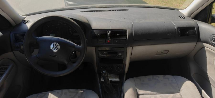 Black Volkswagen Golf 2012 in Tallinn, with an engine capacity of 0.00 L and mileage of 260 thousand km for 600 €, photo 8 on AUTOMOTO.COM.LV