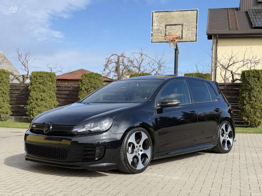 Black Volkswagen Golf 2012 in Kaisiadorys, with an engine capacity of 1.97 L and mileage of 360 thousand km for 6650 €, photo 1 on AUTOMOTO.COM.LV