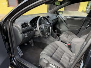 Black Volkswagen Golf 2012 in Kaisiadorys, with an engine capacity of 1.97 L and mileage of 360 thousand km for 6650 €, photo 11 on AUTOMOTO.COM.LV
