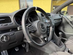 Black Volkswagen Golf 2012 in Kaisiadorys, with an engine capacity of 1.97 L and mileage of 360 thousand km for 6650 €, photo 12 on AUTOMOTO.COM.LV