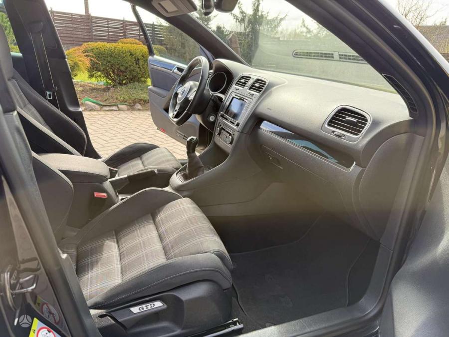 Black Volkswagen Golf 2012 in Kaisiadorys, with an engine capacity of 1.97 L and mileage of 360 thousand km for 6650 €, photo 19 on AUTOMOTO.COM.LV