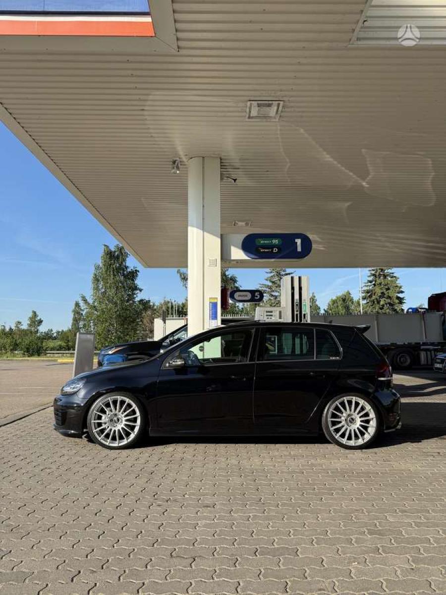 Black Volkswagen Golf 2012 in Kaisiadorys, with an engine capacity of 1.97 L and mileage of 360 thousand km for 6650 €, photo 30 on AUTOMOTO.COM.LV