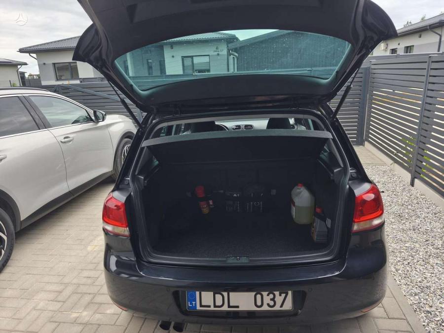 Melns Volkswagen Golf 2012 Kauņa, ar dzinēja tilpumu 1.97 L un nobraukumu 336 tūkst. km par 4999 €, foto 5 vietnē AUTOMOTO.COM.LV