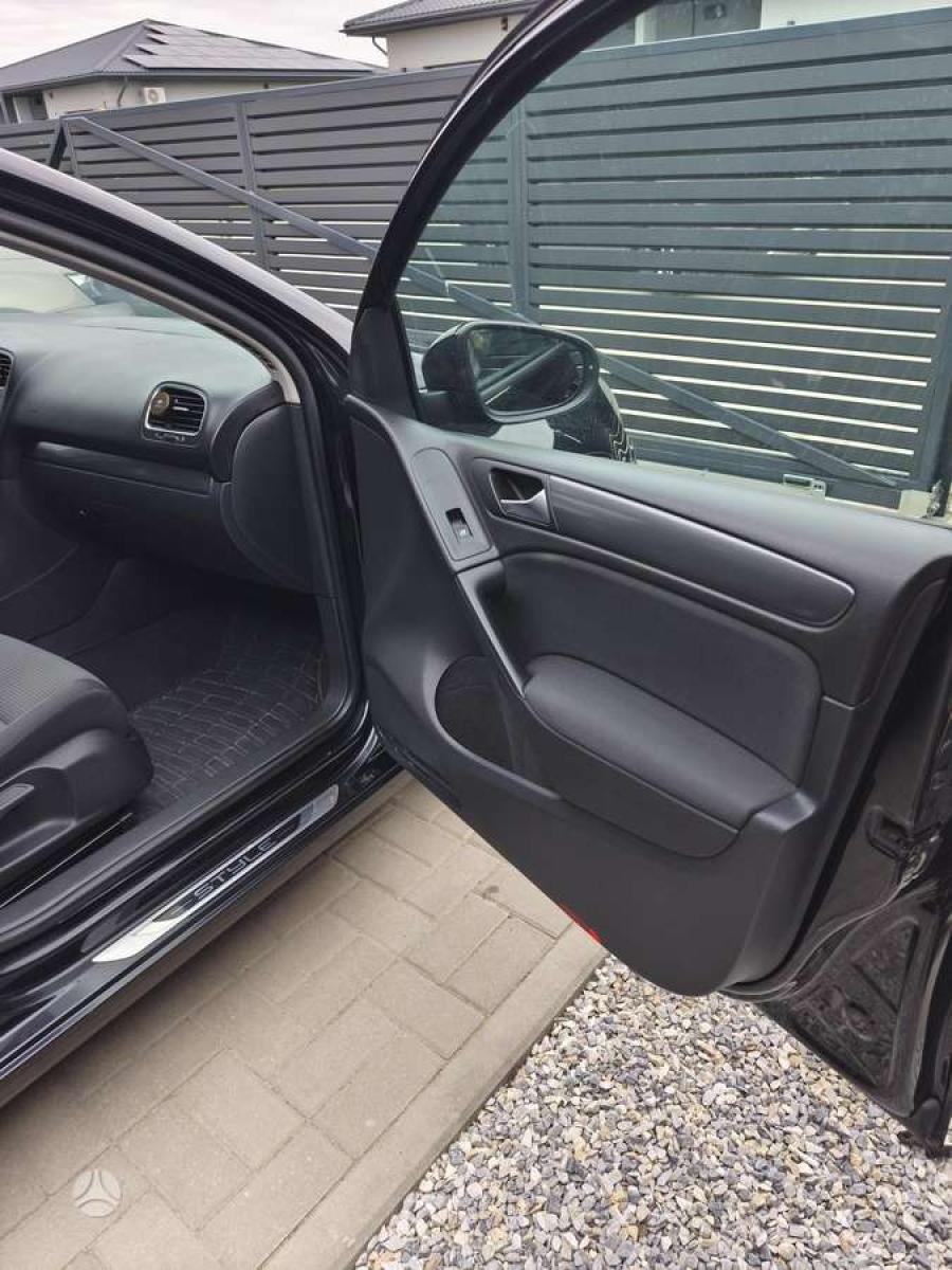 Melns Volkswagen Golf 2012 Kauņa, ar dzinēja tilpumu 1.97 L un nobraukumu 336 tūkst. km par 4999 €, foto 10 vietnē AUTOMOTO.COM.LV