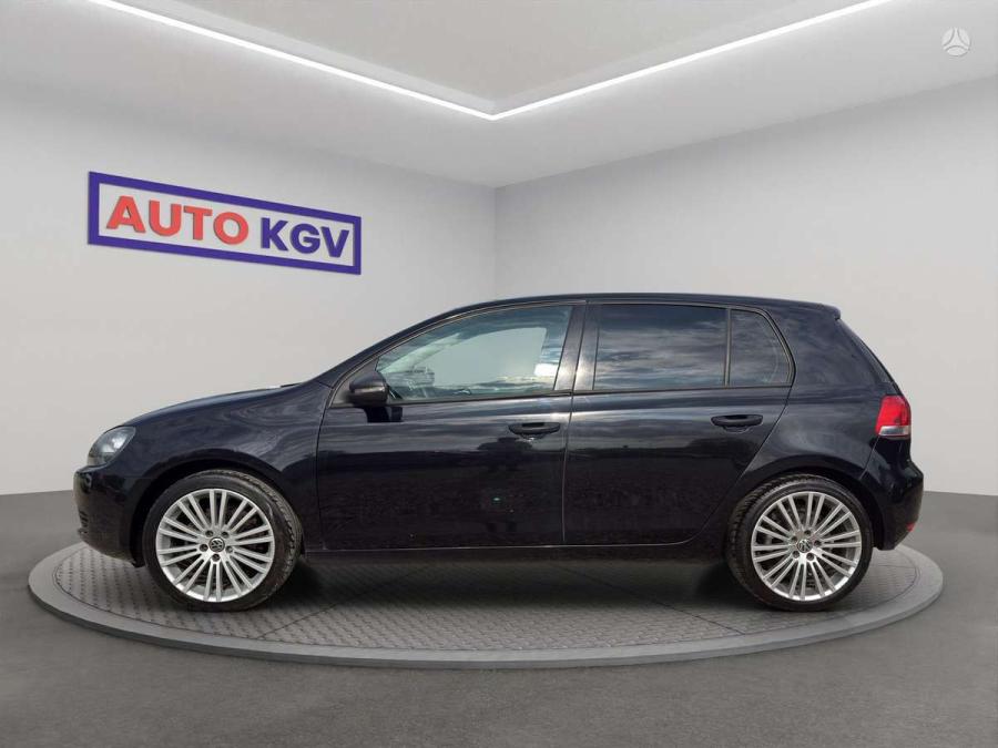 Melns Volkswagen Golf 2012 Kauņa, ar dzinēja tilpumu 1.40 L un nobraukumu 270 tūkst. km par 4999 €, foto 3 vietnē AUTOMOTO.COM.LV