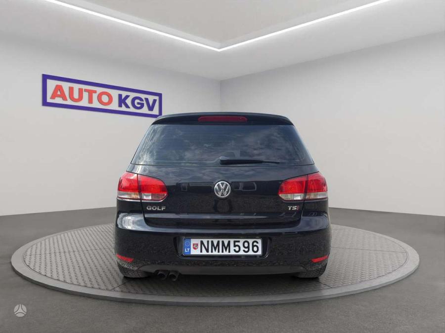 Melns Volkswagen Golf 2012 Kauņa, ar dzinēja tilpumu 1.40 L un nobraukumu 270 tūkst. km par 4999 €, foto 5 vietnē AUTOMOTO.COM.LV