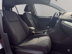 Melns Volkswagen Golf 2012 Kauņa, ar dzinēja tilpumu 1.40 L un nobraukumu 270 tūkst. km par 4999 €, foto 9 vietnē AUTOMOTO.COM.LV