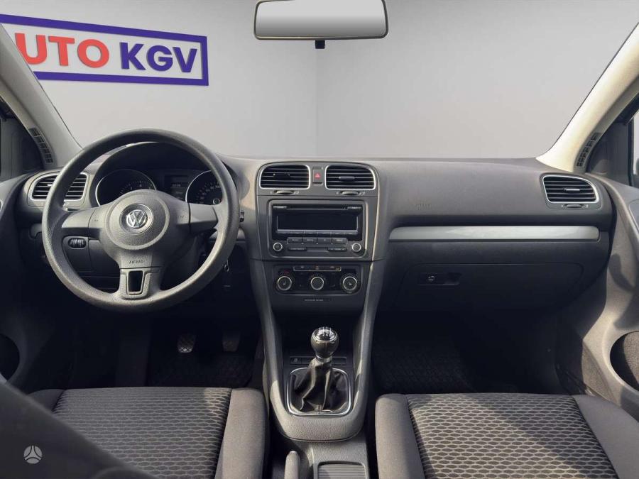 Melns Volkswagen Golf 2012 Kauņa, ar dzinēja tilpumu 1.40 L un nobraukumu 270 tūkst. km par 4999 €, foto 13 vietnē AUTOMOTO.COM.LV