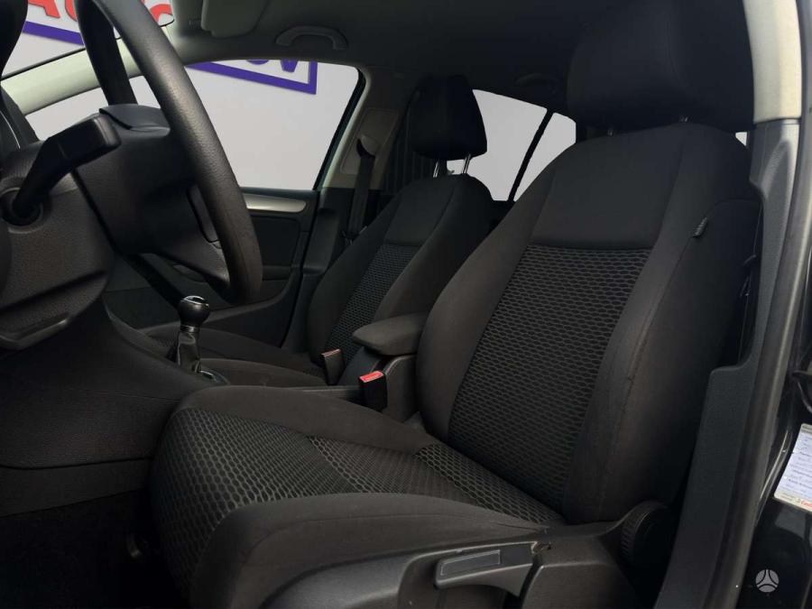 Melns Volkswagen Golf 2012 Kauņa, ar dzinēja tilpumu 1.40 L un nobraukumu 270 tūkst. km par 4999 €, foto 15 vietnē AUTOMOTO.COM.LV