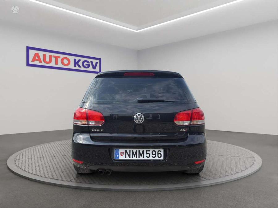 Black Volkswagen Golf 2012 in Kaunas, with an engine capacity of 1.40 L and mileage of 270 thousand km for 4999 €, photo 5 on AUTOMOTO.COM.LV