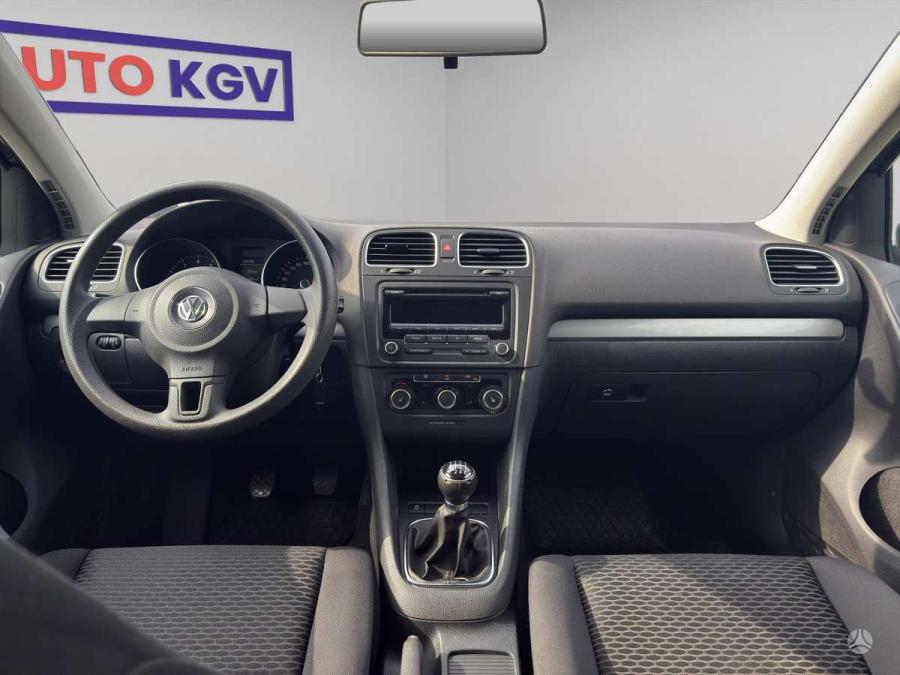 Black Volkswagen Golf 2012 in Kaunas, with an engine capacity of 1.40 L and mileage of 270 thousand km for 4999 €, photo 13 on AUTOMOTO.COM.LV