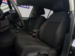 Black Volkswagen Golf 2012 in Kaunas, with an engine capacity of 1.40 L and mileage of 270 thousand km for 4999 €, photo 15 on AUTOMOTO.COM.LV