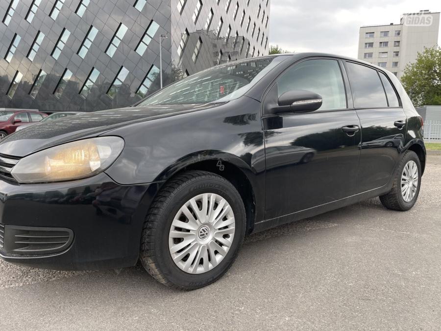 Melns Volkswagen Golf 2012 Viļņa, ar dzinēja tilpumu 1.20 L un nobraukumu 0 tūkst. km par 2000 €, foto 5 vietnē AUTOMOTO.COM.LV