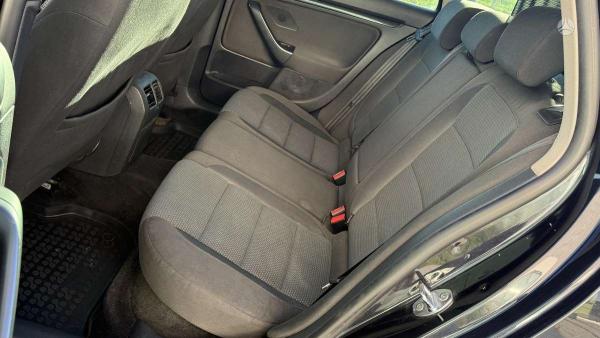 Melns Volkswagen Golf 2012 Viļņa, ar dzinēja tilpumu 1.60 L un nobraukumu 320 tūkst. km par 2650 €, foto 10 vietnē AUTOMOTO.COM.LV