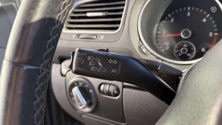 Melns Volkswagen Golf 2012 Viļņa, ar dzinēja tilpumu 1.60 L un nobraukumu 320 tūkst. km par 2650 €, foto 12 vietnē AUTOMOTO.COM.LV