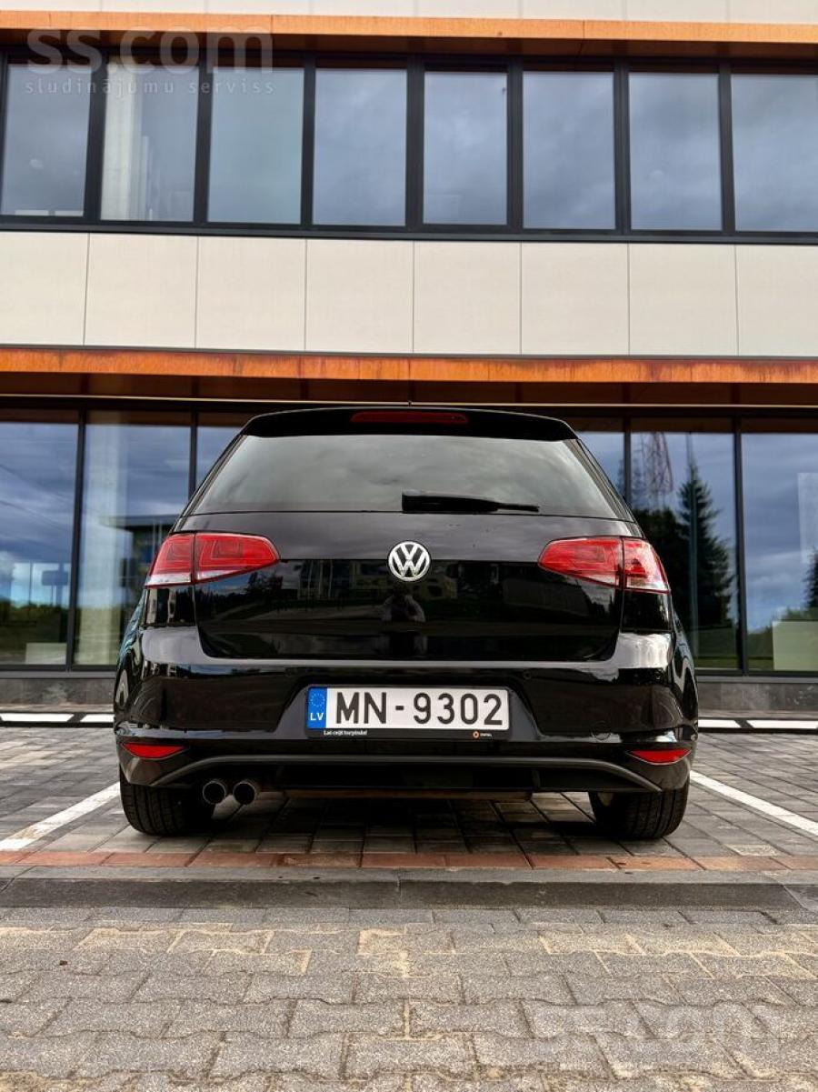 Black Volkswagen Golf 2012 in Riga, with an engine capacity of 2.00 L and mileage of 256 thousand km for 8500 €, photo 3 on AUTOMOTO.COM.LV