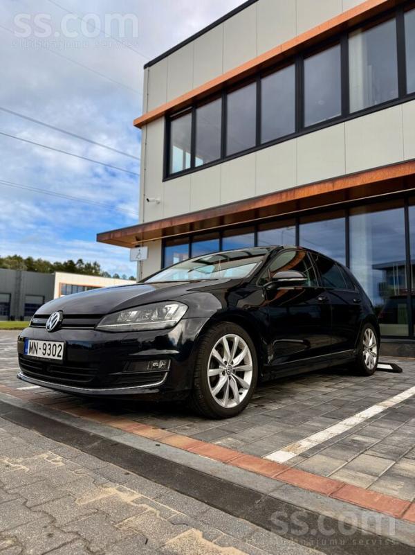 Black Volkswagen Golf 2012 in Riga, with an engine capacity of 2.00 L and mileage of 256 thousand km for 8500 €, photo 4 on AUTOMOTO.COM.LV