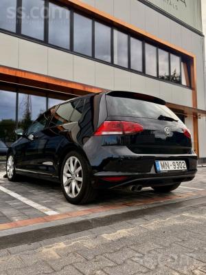 Black Volkswagen Golf 2012 in Riga, with an engine capacity of 2.00 L and mileage of 256 thousand km for 8500 €, photo 5 on AUTOMOTO.COM.LV