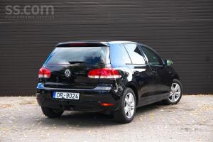 Black Volkswagen Golf 2012 in Riga, with an engine capacity of 1.20 L and mileage of 276 thousand km for 5490 €, photo 4 on AUTOMOTO.COM.LV