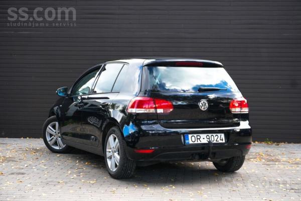 Melns Volkswagen Golf 2012 Rīga, ar dzinēja tilpumu 1.20 L un nobraukumu 276 tūkst. km par 5490 €, foto 5 vietnē AUTOMOTO.COM.LV