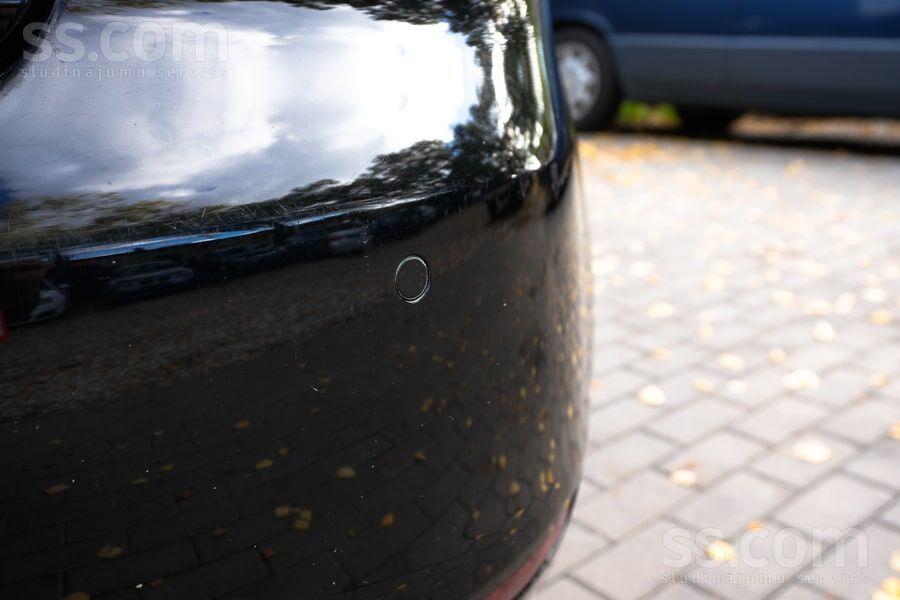 Black Volkswagen Golf 2012 in Riga, with an engine capacity of 1.20 L and mileage of 276 thousand km for 5490 €, photo 6 on AUTOMOTO.COM.LV