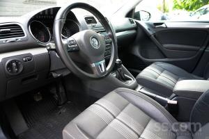 Black Volkswagen Golf 2012 in Riga, with an engine capacity of 1.20 L and mileage of 276 thousand km for 5490 €, photo 7 on AUTOMOTO.COM.LV
