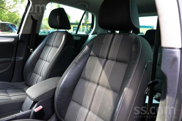 Melns Volkswagen Golf 2012 Rīga, ar dzinēja tilpumu 1.20 L un nobraukumu 276 tūkst. km par 5490 €, foto 8 vietnē AUTOMOTO.COM.LV