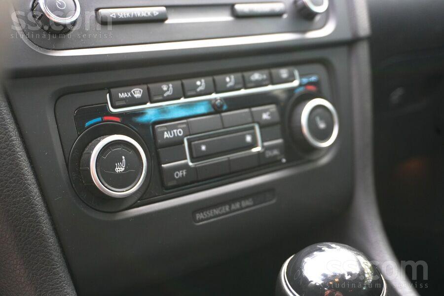 Black Volkswagen Golf 2012 in Riga, with an engine capacity of 1.20 L and mileage of 276 thousand km for 5490 €, photo 13 on AUTOMOTO.COM.LV