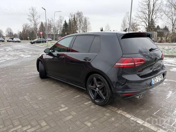 Melns Volkswagen Golf 2013 Rīga, ar dzinēja tilpumu 2.00 L un nobraukumu 249 tūkst. km par 8900 €, foto 4 vietnē AUTOMOTO.COM.LV