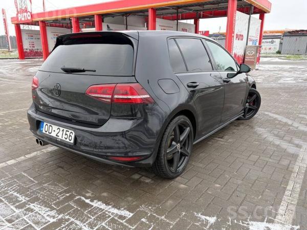 Melns Volkswagen Golf 2013 Rīga, ar dzinēja tilpumu 2.00 L un nobraukumu 249 tūkst. km par 8900 €, foto 6 vietnē AUTOMOTO.COM.LV