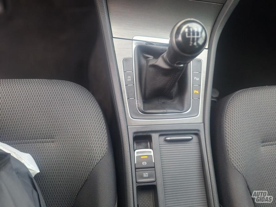 Black Volkswagen Golf 2013 in Utena, with an engine capacity of 1.60 L and mileage of 207 thousand km for 6600 €, photo 12 on AUTOMOTO.COM.LV