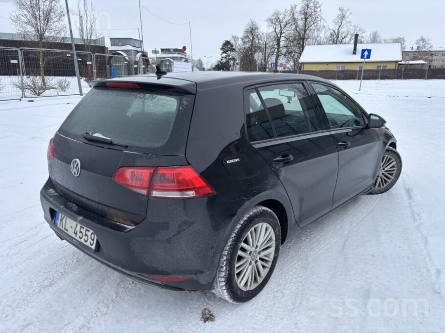 Black Volkswagen Golf 2013 in Bauska, with an engine capacity of 2.00 L and mileage of 509 thousand km for 2600 €, photo 4 on AUTOMOTO.COM.LV