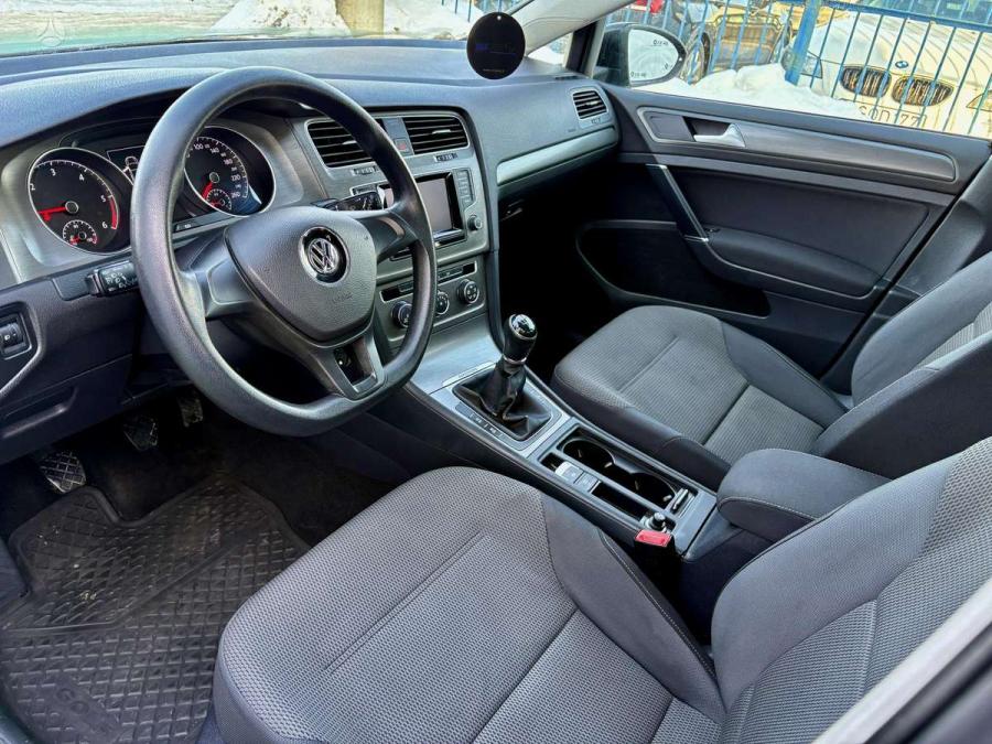 Melns Volkswagen Golf 2013 Panevēža, ar dzinēja tilpumu 1.60 L un nobraukumu 231 tūkst. km par 6900 €, foto 11 vietnē AUTOMOTO.COM.LV