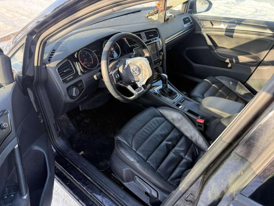 Melns Volkswagen Golf 2013 Ukmergė, ar dzinēja tilpumu 1.97 L un nobraukumu 210 tūkst. km par 3200 €, foto 10 vietnē AUTOMOTO.COM.LV