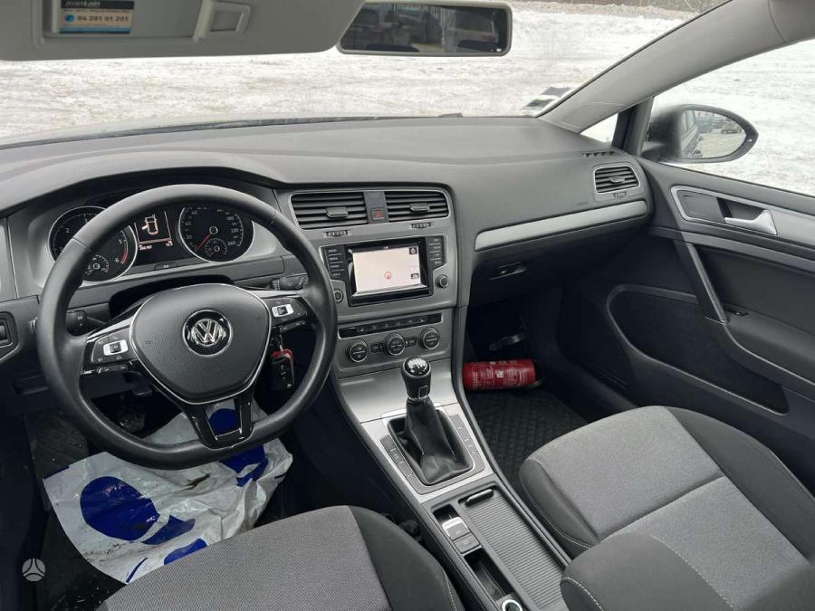 Black Volkswagen Golf 2013 in Taurage, with an engine capacity of 1.60 L and mileage of 266 thousand km for 5800 €, photo 20 on AUTOMOTO.COM.LV