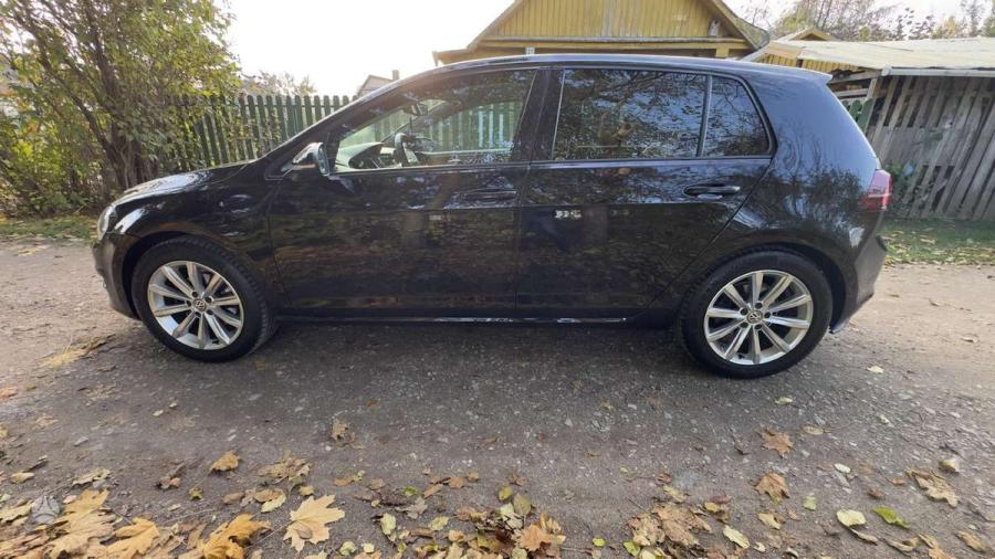 Black Volkswagen Golf 2013 in Vilnius, with an engine capacity of 1.40 L and mileage of 300 thousand km for 7000 €, photo 9 on AUTOMOTO.COM.LV