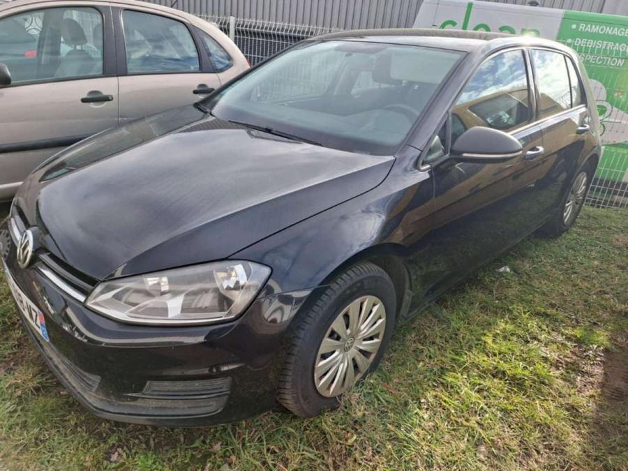 Black Volkswagen Golf 2013 in Klaipeda, with an engine capacity of 1.60 L and mileage of 215 thousand km for 4400 €, photo 1 on AUTOMOTO.COM.LV