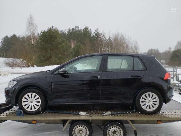 Melns Volkswagen Golf 2013 Viļņa, ar dzinēja tilpumu 1.60 L un nobraukumu 215 tūkst. km par 5200 €, foto 2 vietnē AUTOMOTO.COM.LV