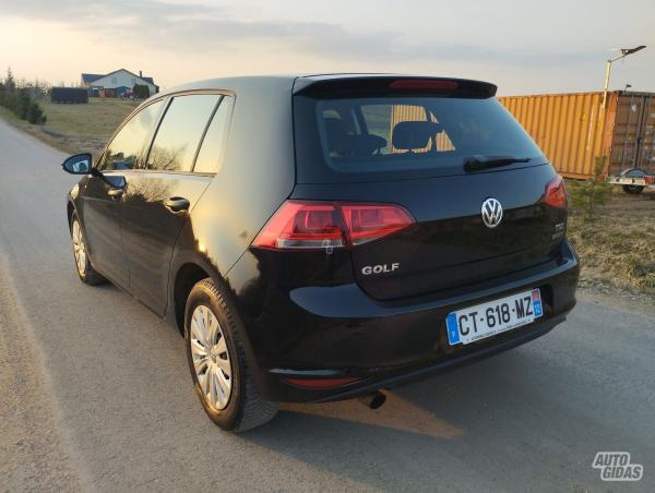 Black Volkswagen Golf 2013 in Vilnius, with an engine capacity of 1.60 L and mileage of 215 thousand km for 7499 €, photo 7 on AUTOMOTO.COM.LV