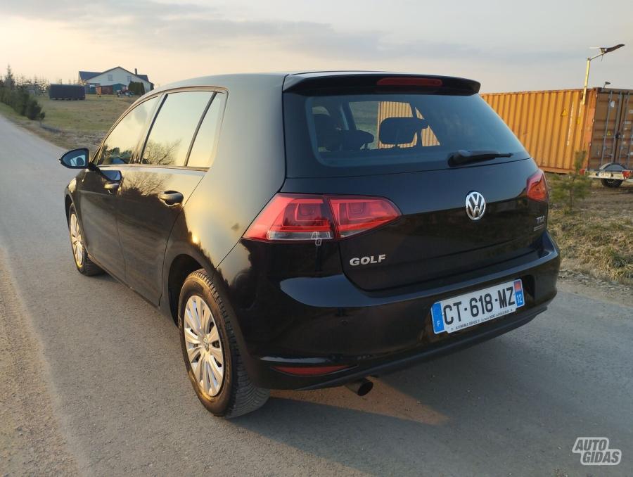 Black Volkswagen Golf 2013 in Vilnius, with an engine capacity of 1.60 L and mileage of 215 thousand km for 7499 €, photo 7 on AUTOMOTO.COM.LV