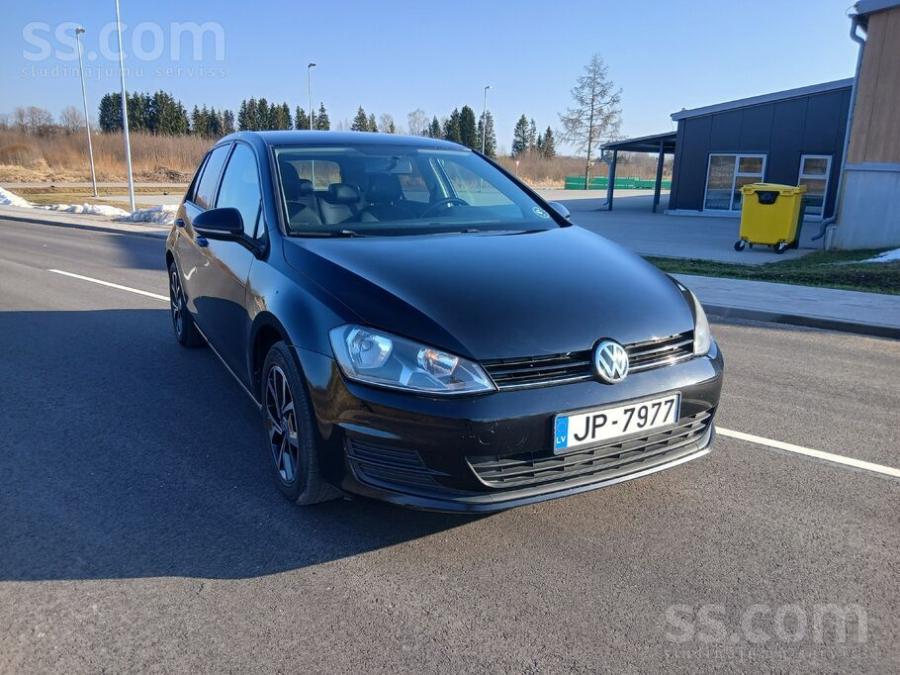 Black Volkswagen Golf 2013 in Gulbene, with an engine capacity of 1.60 L and mileage of 384 thousand km for 3395 €, photo 4 on AUTOMOTO.COM.LV