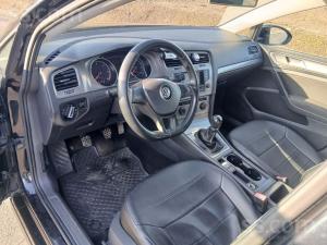 Black Volkswagen Golf 2013 in Gulbene, with an engine capacity of 1.60 L and mileage of 384 thousand km for 3395 €, photo 9 on AUTOMOTO.COM.LV