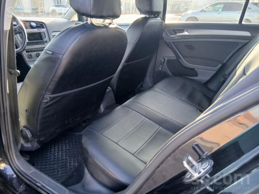 Black Volkswagen Golf 2013 in Gulbene, with an engine capacity of 1.60 L and mileage of 384 thousand km for 3395 €, photo 11 on AUTOMOTO.COM.LV