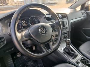 Black Volkswagen Golf 2013 in Gulbene, with an engine capacity of 1.60 L and mileage of 384 thousand km for 3395 €, photo 12 on AUTOMOTO.COM.LV