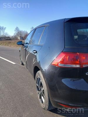 Black Volkswagen Golf 2013 in Gulbene, with an engine capacity of 1.60 L and mileage of 384 thousand km for 3395 €, photo 14 on AUTOMOTO.COM.LV