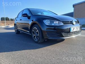 Black Volkswagen Golf 2013 in Gulbene, with an engine capacity of 1.60 L and mileage of 384 thousand km for 3395 €, photo 15 on AUTOMOTO.COM.LV