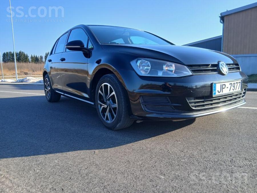 Black Volkswagen Golf 2013 in Gulbene, with an engine capacity of 1.60 L and mileage of 384 thousand km for 3395 €, photo 15 on AUTOMOTO.COM.LV