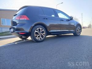 Black Volkswagen Golf 2013 in Gulbene, with an engine capacity of 1.60 L and mileage of 384 thousand km for 3395 €, photo 16 on AUTOMOTO.COM.LV