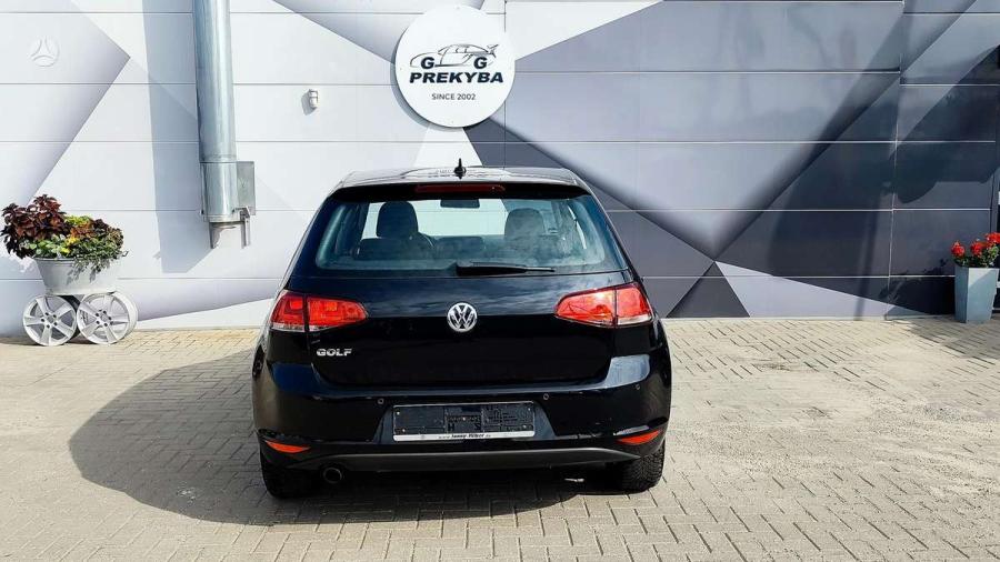 Melns Volkswagen Golf 2013 Kauņa, ar dzinēja tilpumu 1.20 L un nobraukumu 122 tūkst. km par 7450 €, foto 9 vietnē AUTOMOTO.COM.LV